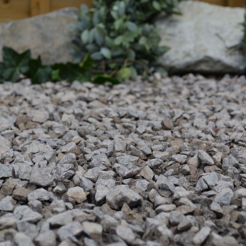Bowland Stone Decorative 14mm Chipping Aggregate - Somerset Grey 850kg ...