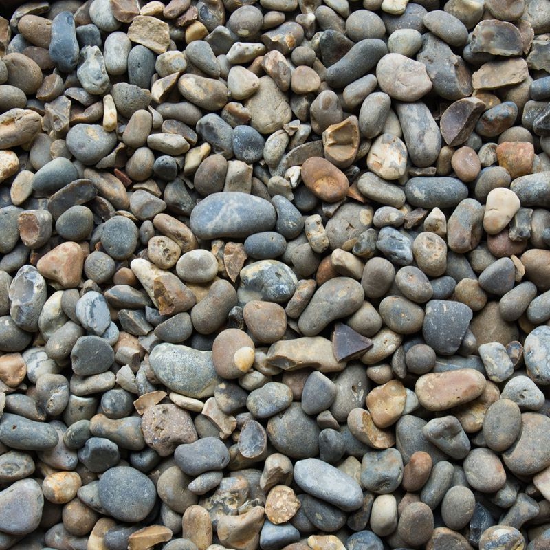 Bowland Stone Decorative 25 to 50mm Rounded Aggregate - Henham Blend ...