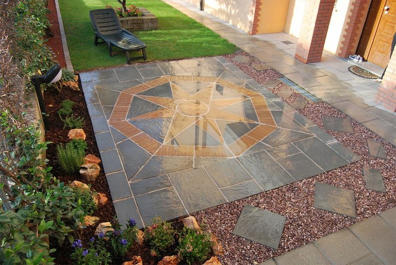 Bowland Stone Lakeland Gold and Cumbrian Slate Star in Square Patio Kit ...