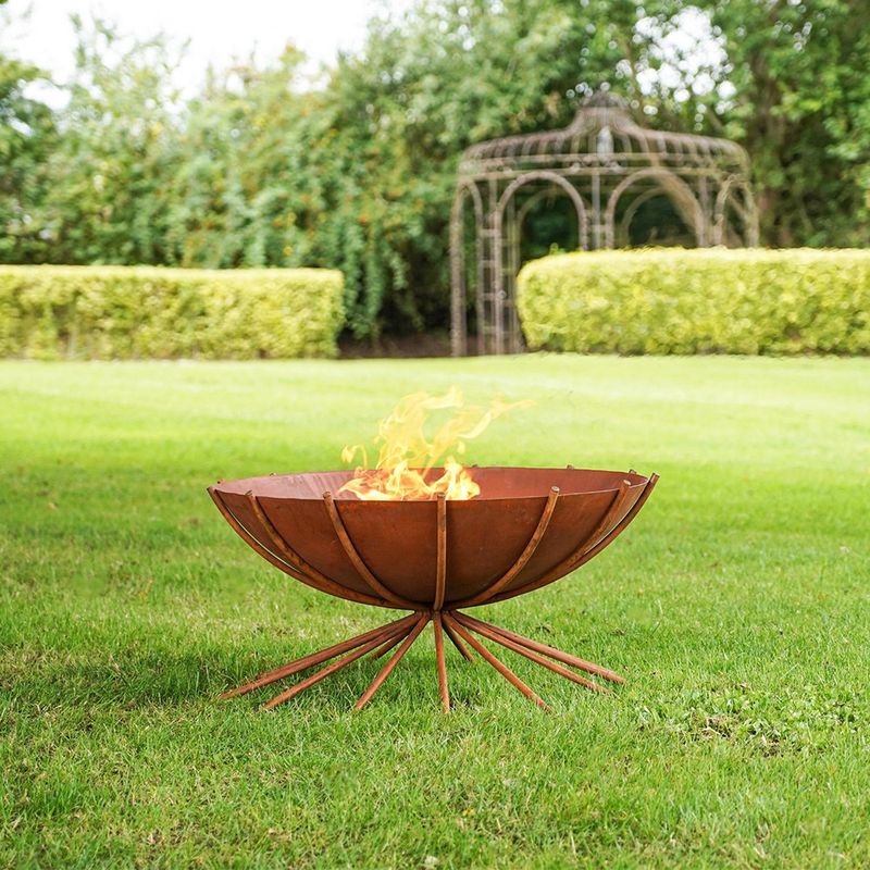 Dakota Rust Outdoor Fire Pit - 370mm x 710mm | Drainage Superstore®