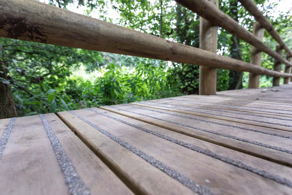 Marley AntiSlip Plus Smooth Timber Decking - 28 x 145 x 4800mm ...