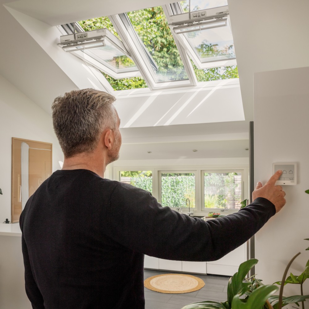 VELUX KLR 300 Touch White Control Pad | Roofing Superstore®