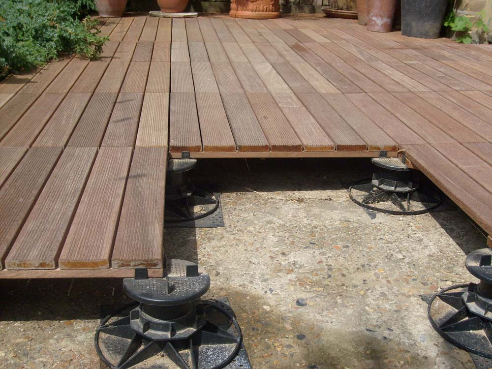 Wallbarn Cumaru Hardwood Timber Decking Tile (500mm x 500mm x 30mm ...
