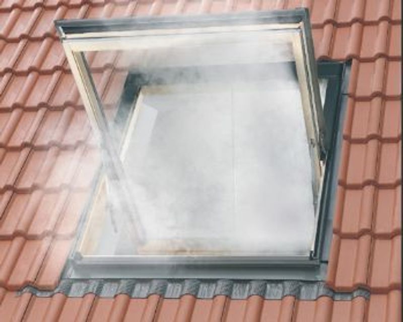 Velux GGL U08 3073 G40 Smoke System Window | Roofing Superstore®