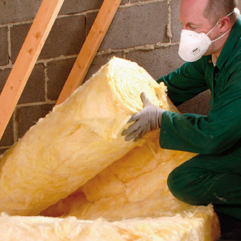 Isover Spacesaver Combi-Cut Loft Roll Insulation 100mm - 14.12m2 Roll ...