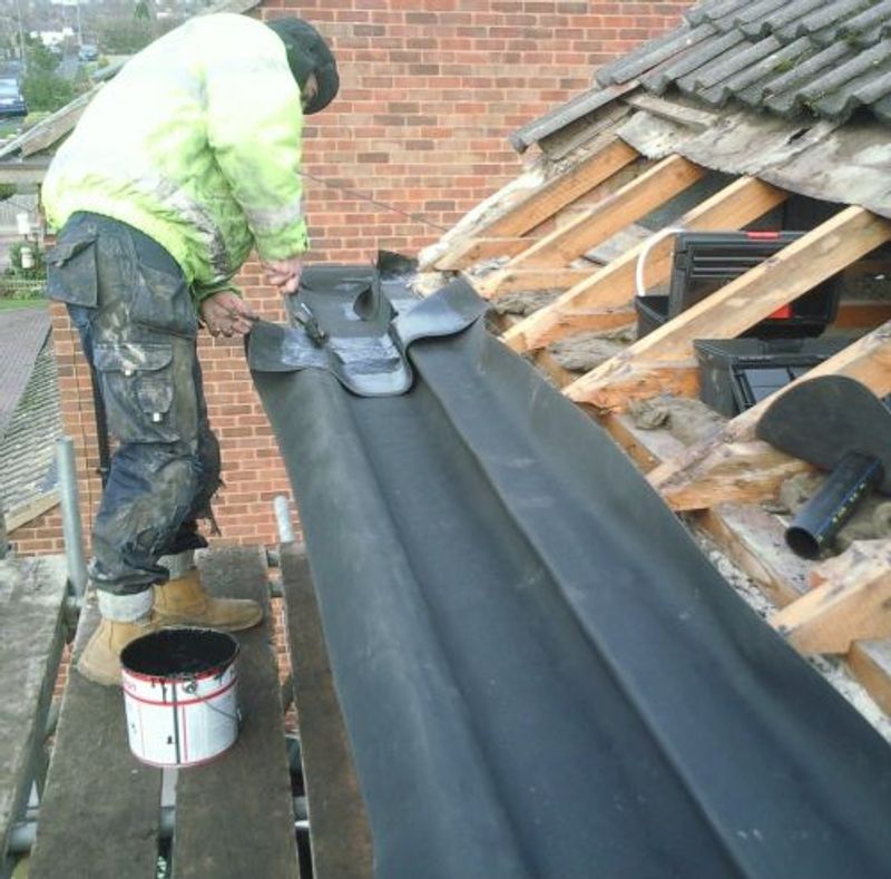 EPDM Single-Ply Rubber Gutter Kit - 8m2 (400mm x 20m) | Drainage ...